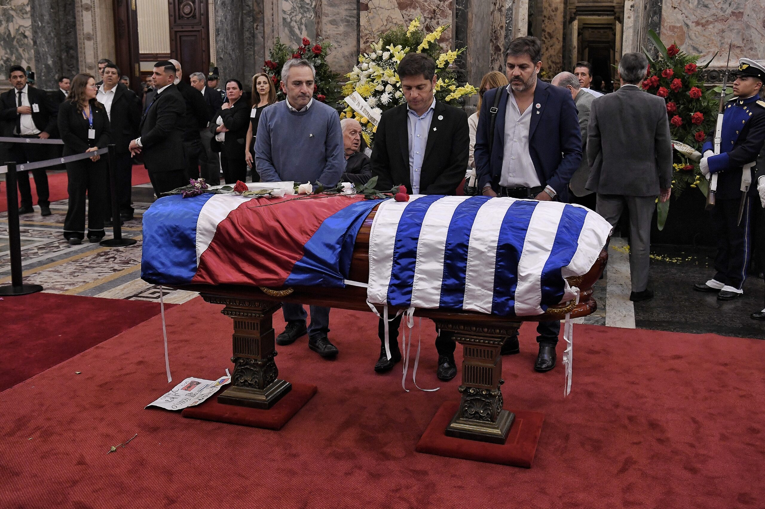 Kicillof asistió al funeral de José “Pepe” Mujica - Tres en linea